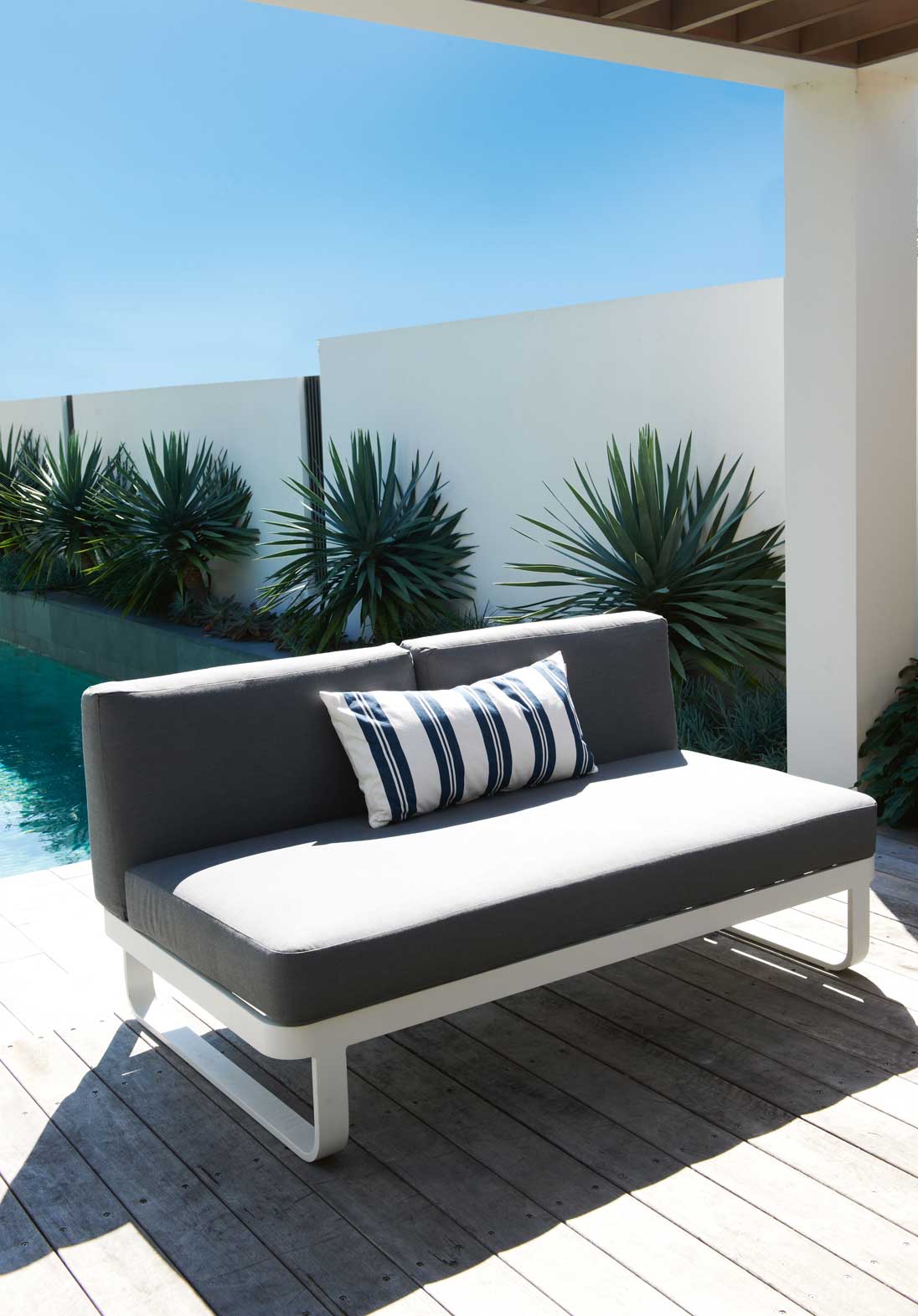 'Pontoon' Outdoor Modular Setting - Configure to Suit Your Space ...