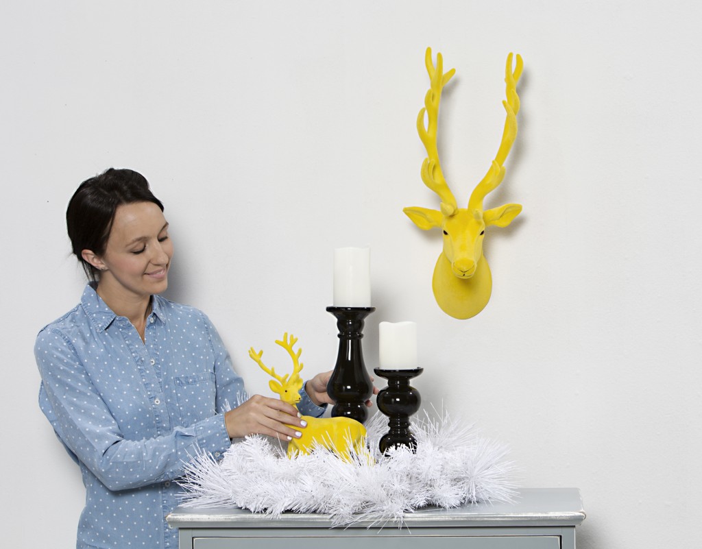 How To Style Cracker Christmas Vignettes - Domayne Style Insider