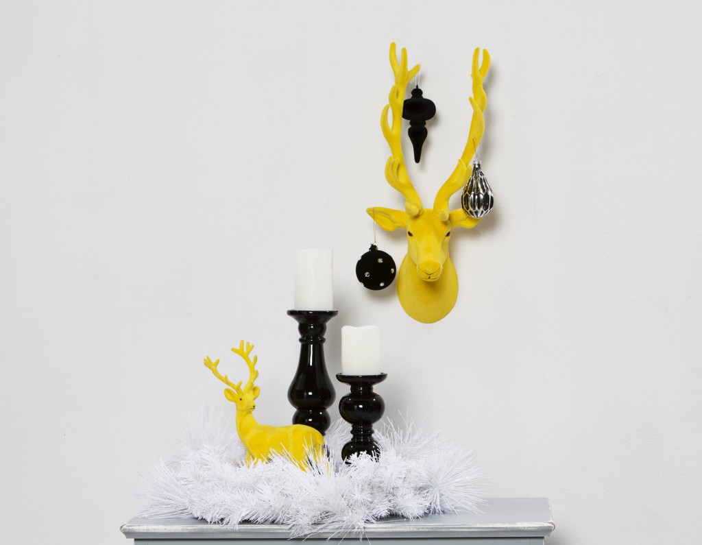 How To Style Cracker Christmas Vignettes - Domayne Style Insider